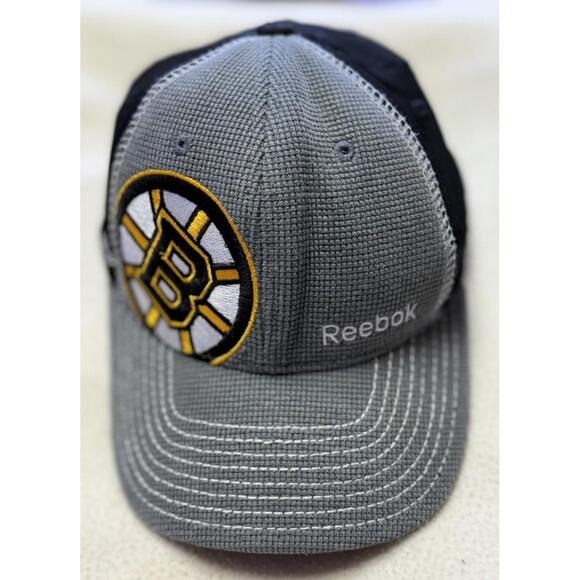 Reebok | Other | Reebok Centre Ice Collection Youth Boston Bruins Ball ...